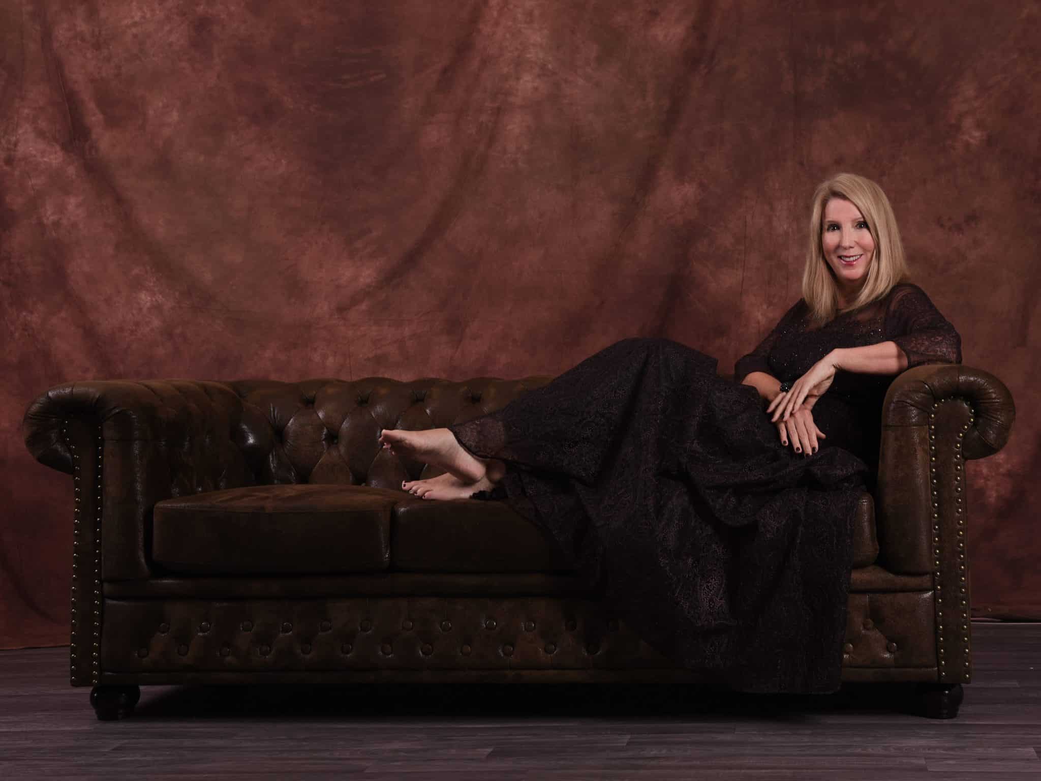 Home - Robin Meloy Goldsby